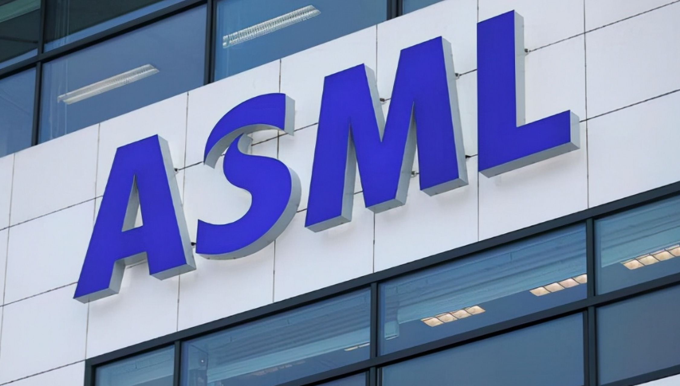 ASML: The Return of the Industry Leader - LongPort